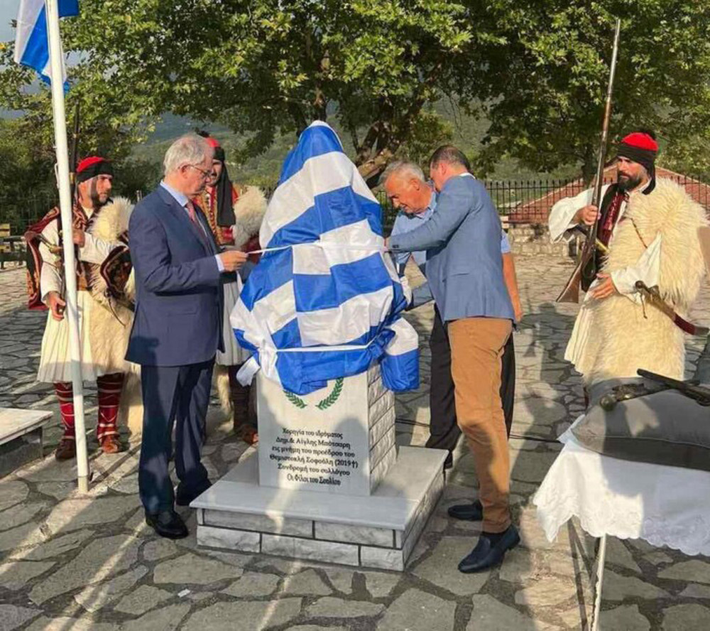 Αποκαλυπτήρια για την προτομή του Μάρκου Μπότσαρη – Πρωινά Νέα