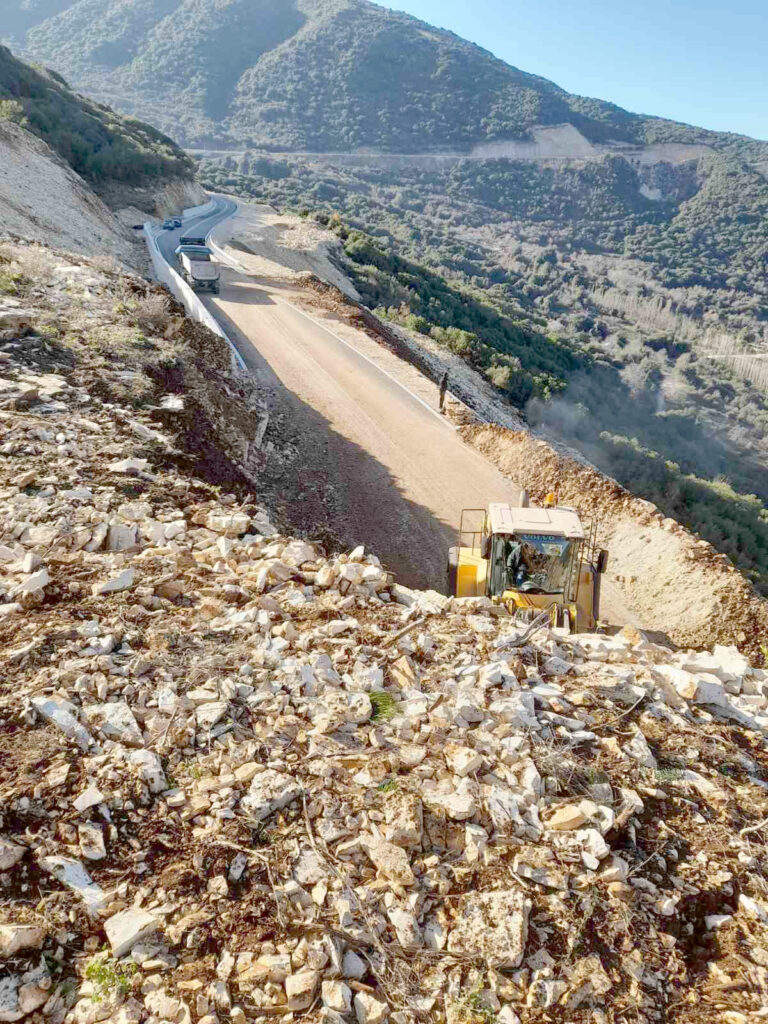 Αναζητώντας τις απαντήσεις για την κατολίσθηση – Πρωινά Νέα